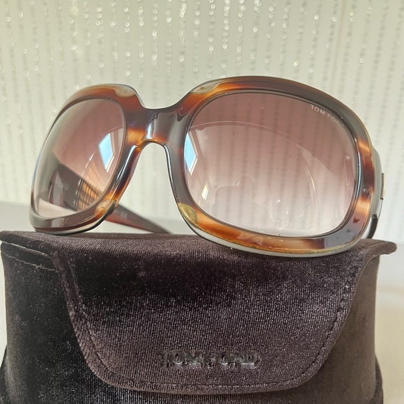 Tom Ford | Accessories | Tom Ford Lisa Tf28 Color R65 | Poshmark